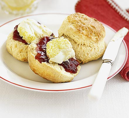 What is the difference between a British scone and an American scone ...